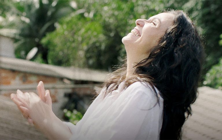 Crítica: Malu - Maxiverso